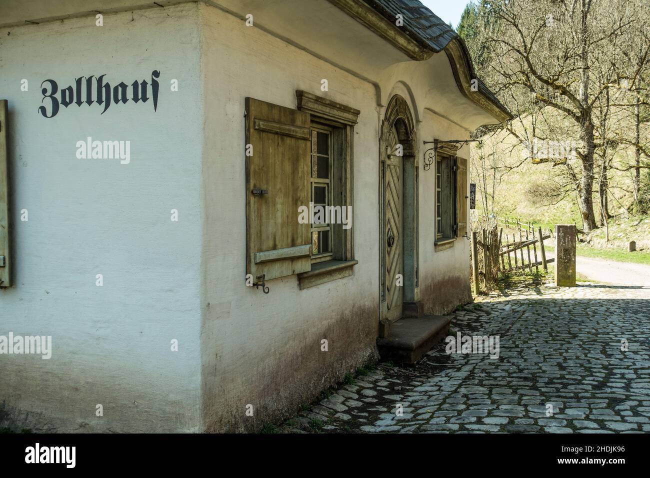 Toll buildings hi-res stock photography and images - Alamy