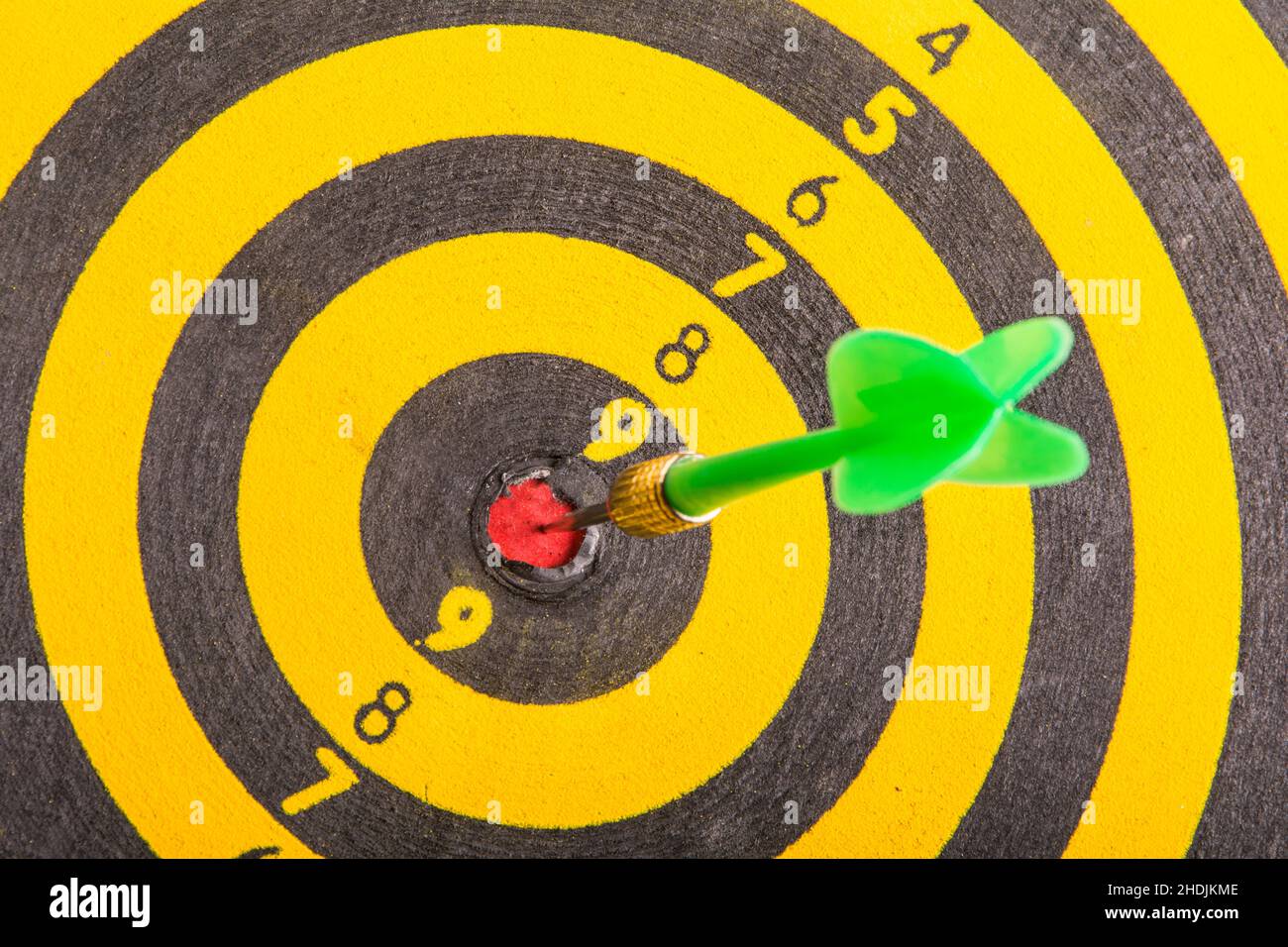 target, dartboard, throw an arrow, goal, goals, objective, targets ...