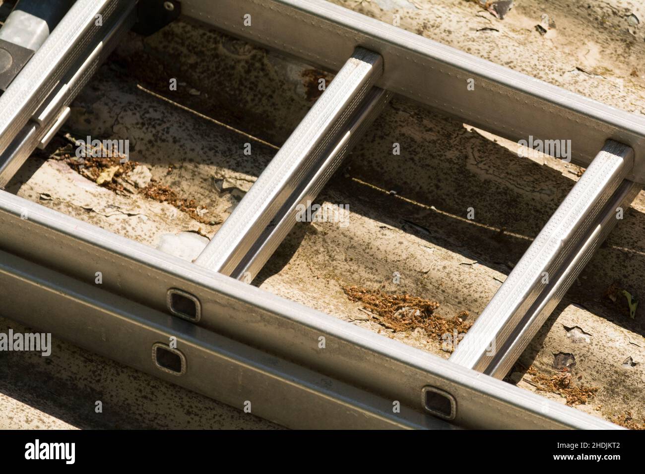 Horizontal ladder hi-res stock photography and images - Alamy