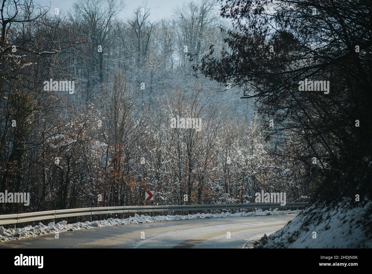 Beautiful empty road hi-res stock photography and images - Alamy