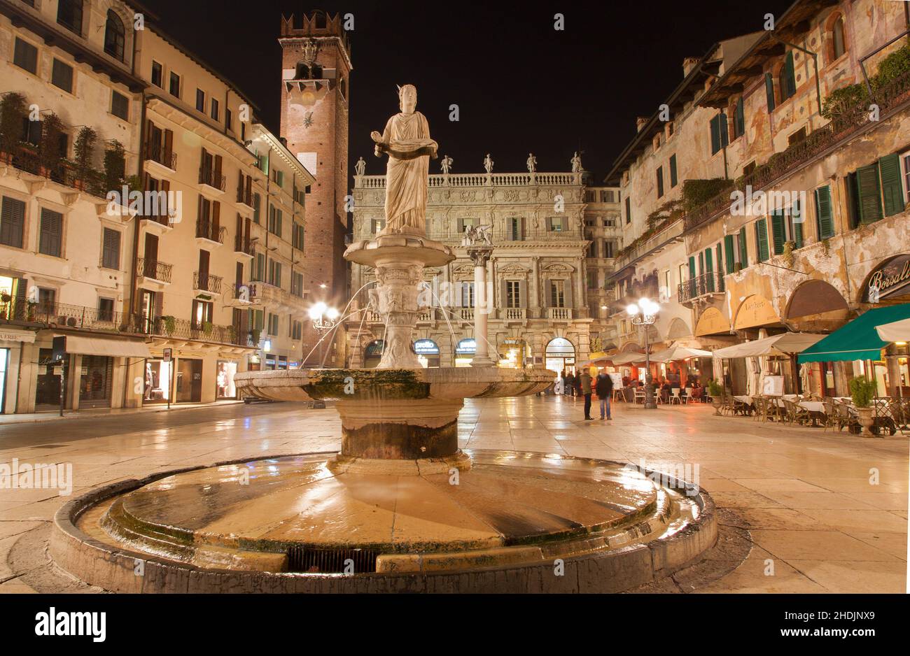 Palaces of verona hi-res stock photography and images - Alamy