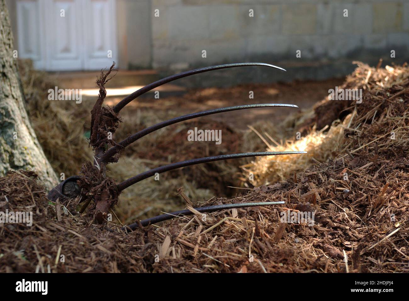 Hay fork hi-res stock photography and images - Alamy