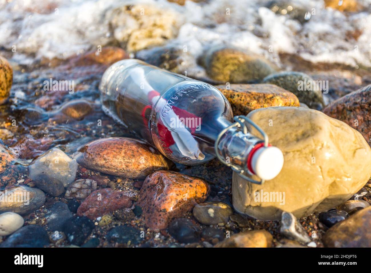 message in a bottle, message in a bottles Stock Photo - Alamy