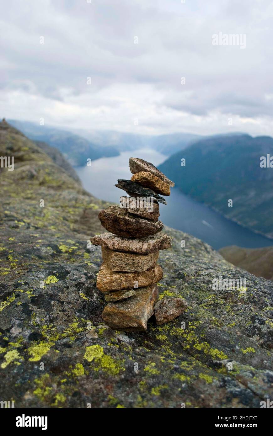 stone stack, stone pile, stone stacks, stone piles Stock Photo - Alamy