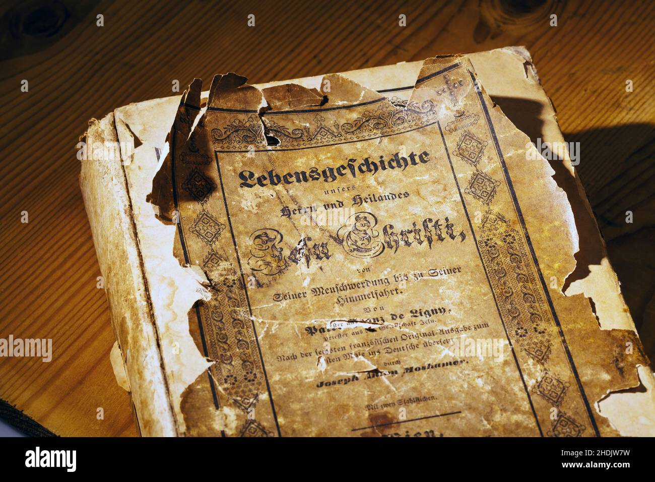 Old story book hi-res stock photography and images - Alamy