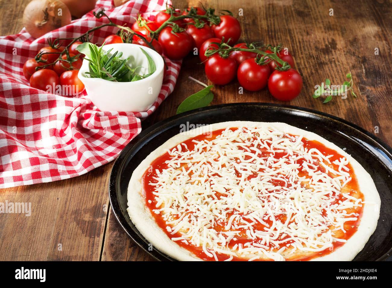 pizza, pizza topping, margherita, pizzas, margheritas Stock Photo - Alamy