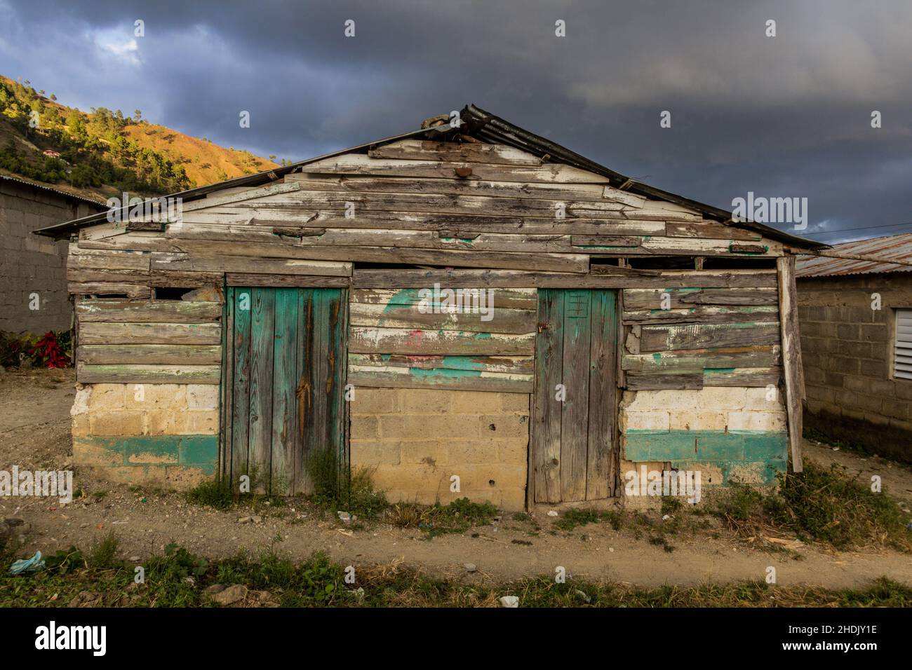 Crumbling house in Constanza, Dominican Republic Stock Photo - Alamy