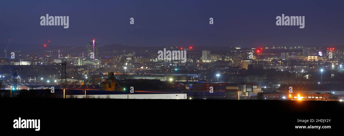Leeds City Skyline at night Stock Photo - Alamy