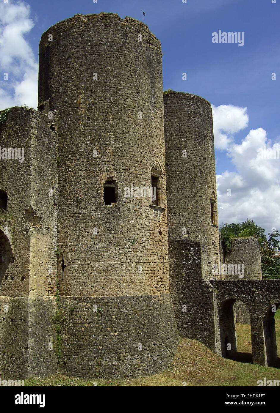 castle tower, villandraut castle, castle towers Stock Photo - Alamy