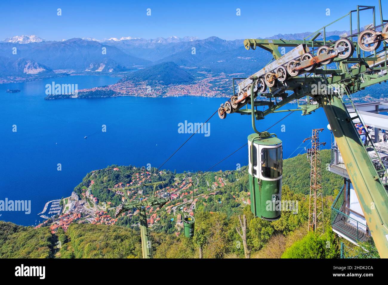 cable car, lake maggiore, cable cars, lake maggiores Stock Photo - Alamy