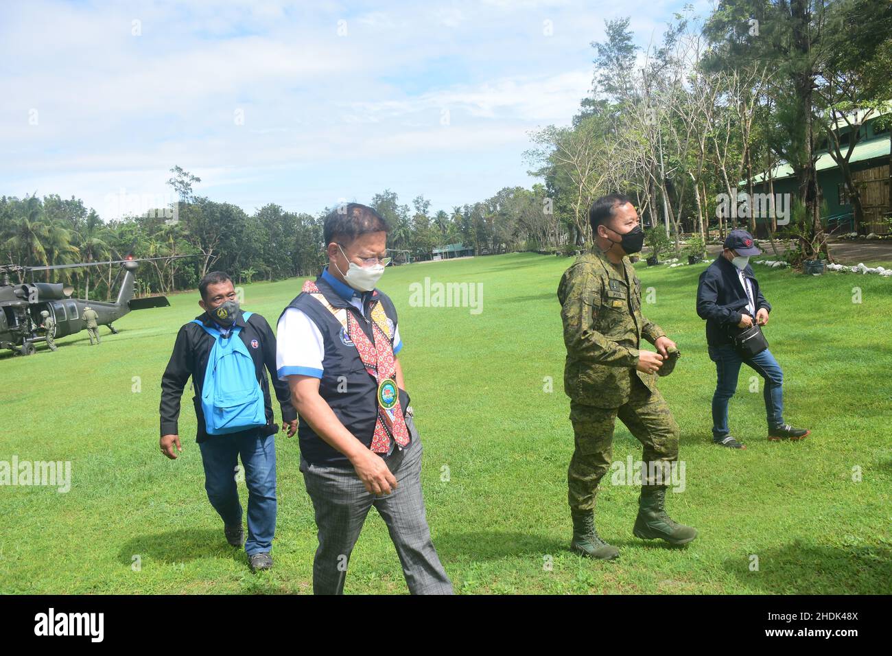 DPWH acting Secretary Roger G. Mercad, Lt. Gen. Robert C. Dauz PA ...