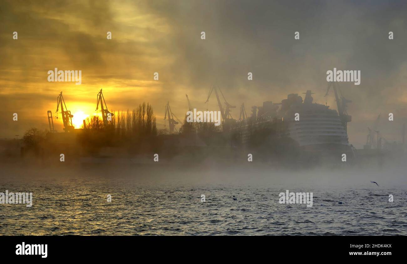 Smokescreens hi-res stock photography and images - Alamy