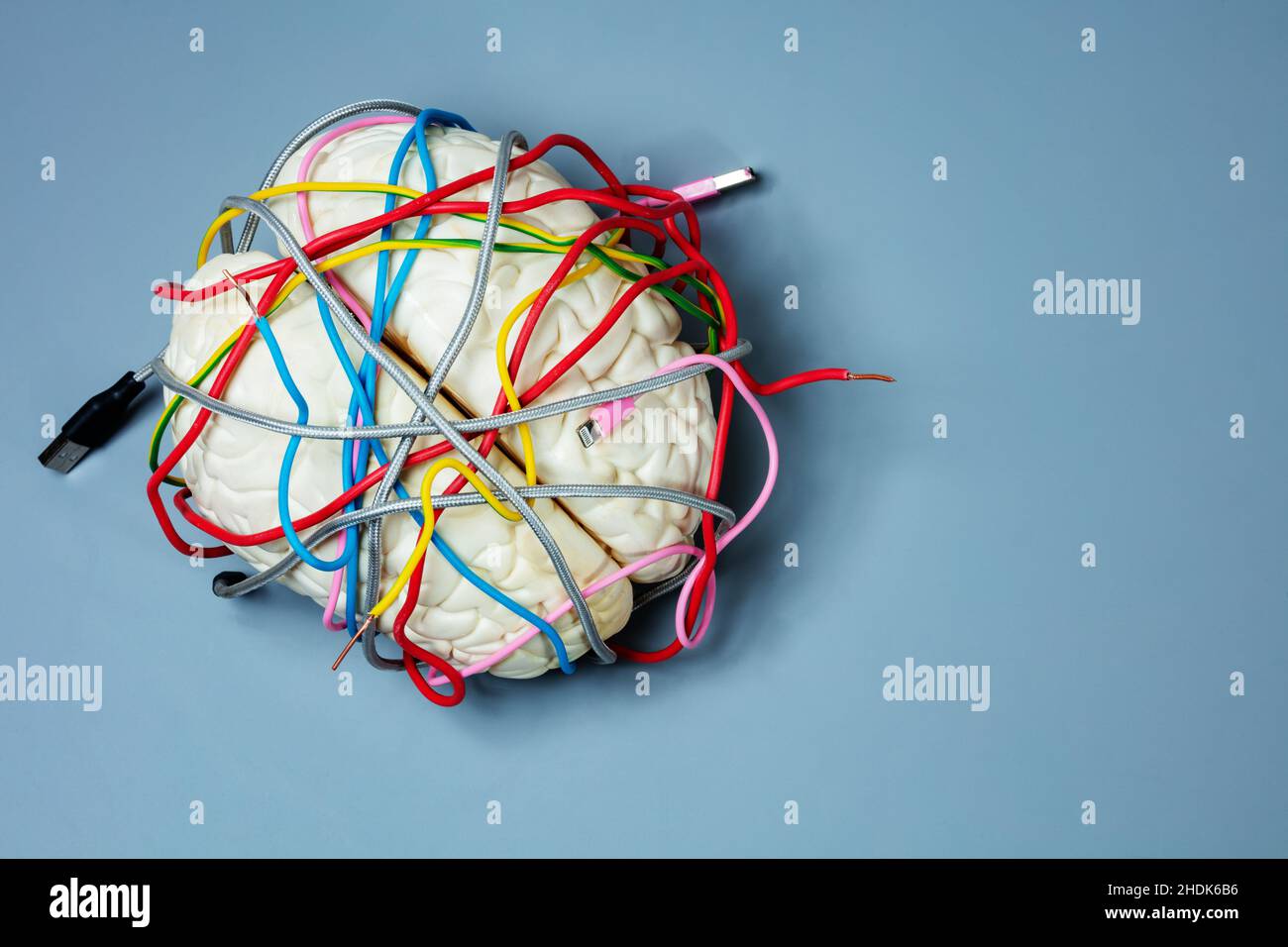Concept of problem and confusion brain in wires Stock Photo - Alamy