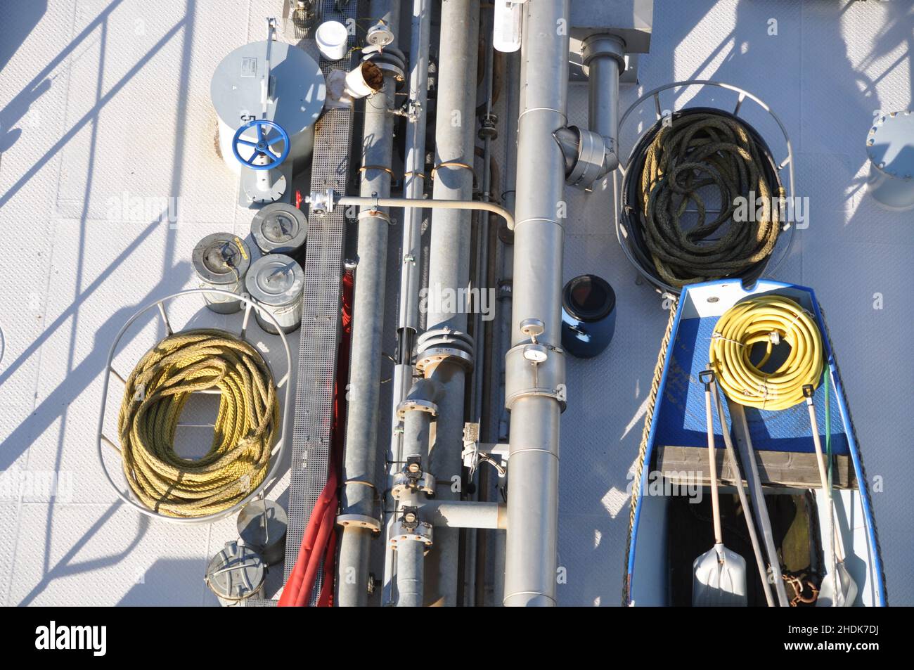 rope, tubing, tanker, ropes, tankers Stock Photo - Alamy