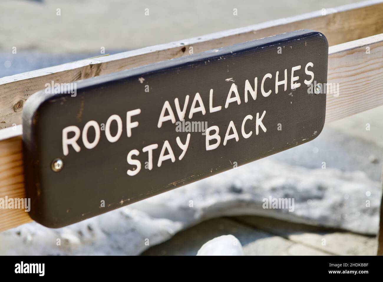 Avalanche warning sign hi-res stock photography and images - Alamy