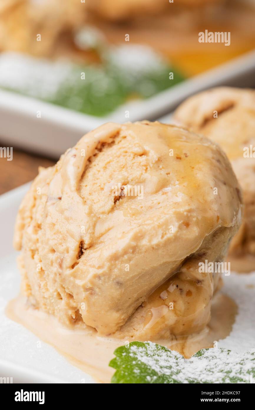 Walnut icecream hi-res stock photography and images - Alamy