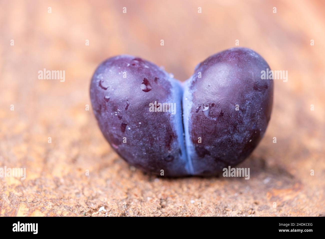 Heart plums hi-res stock photography and images - Alamy