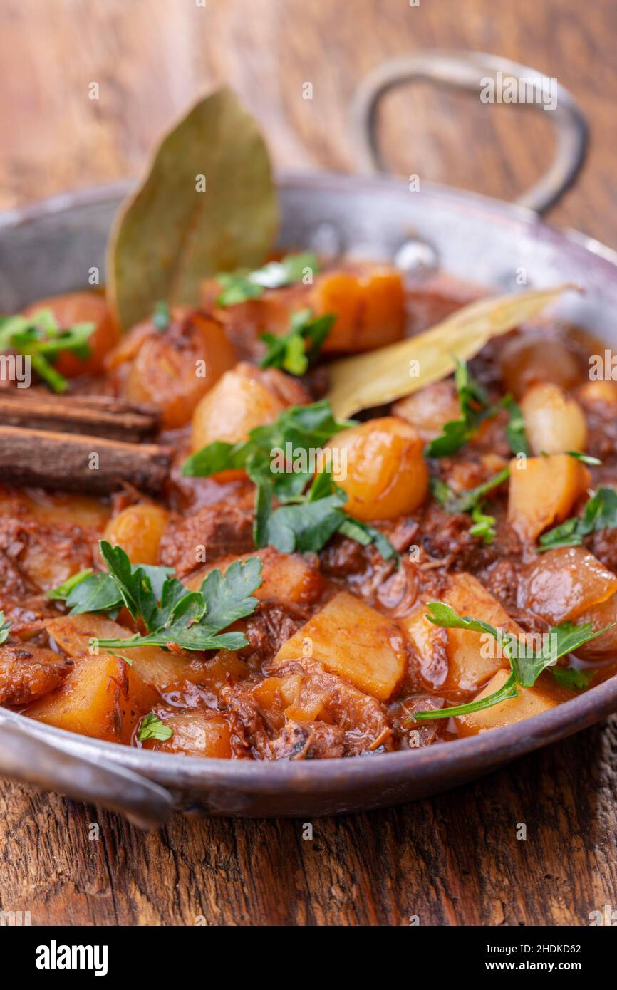 Greek rabbit stew hi-res stock photography and images - Alamy