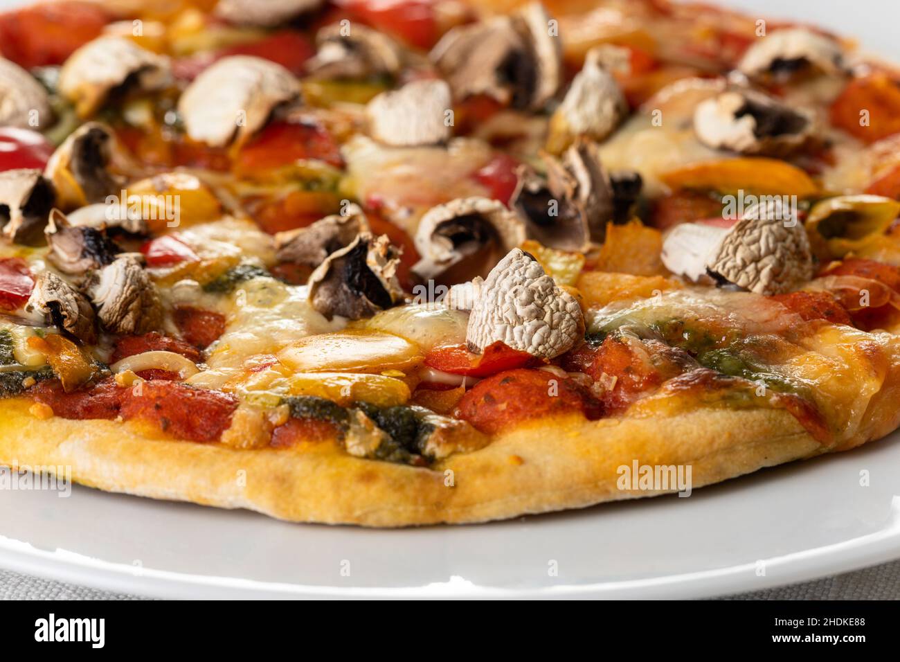 pizza, pizza funghi, pizzas Stock Photo - Alamy