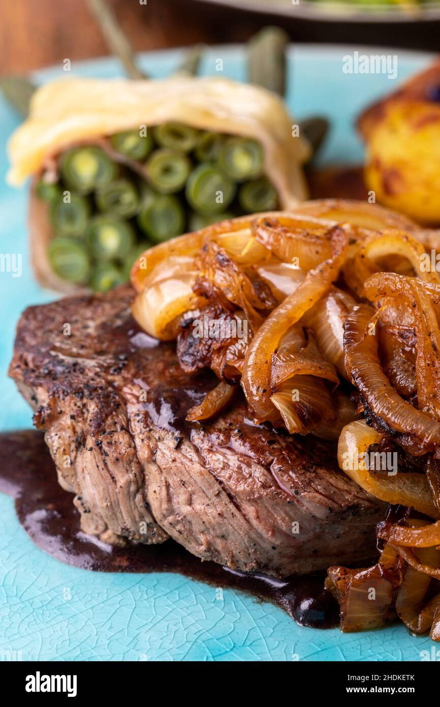 roasted onions, beef fillet, onion roast beef, roast beef, roasted ...