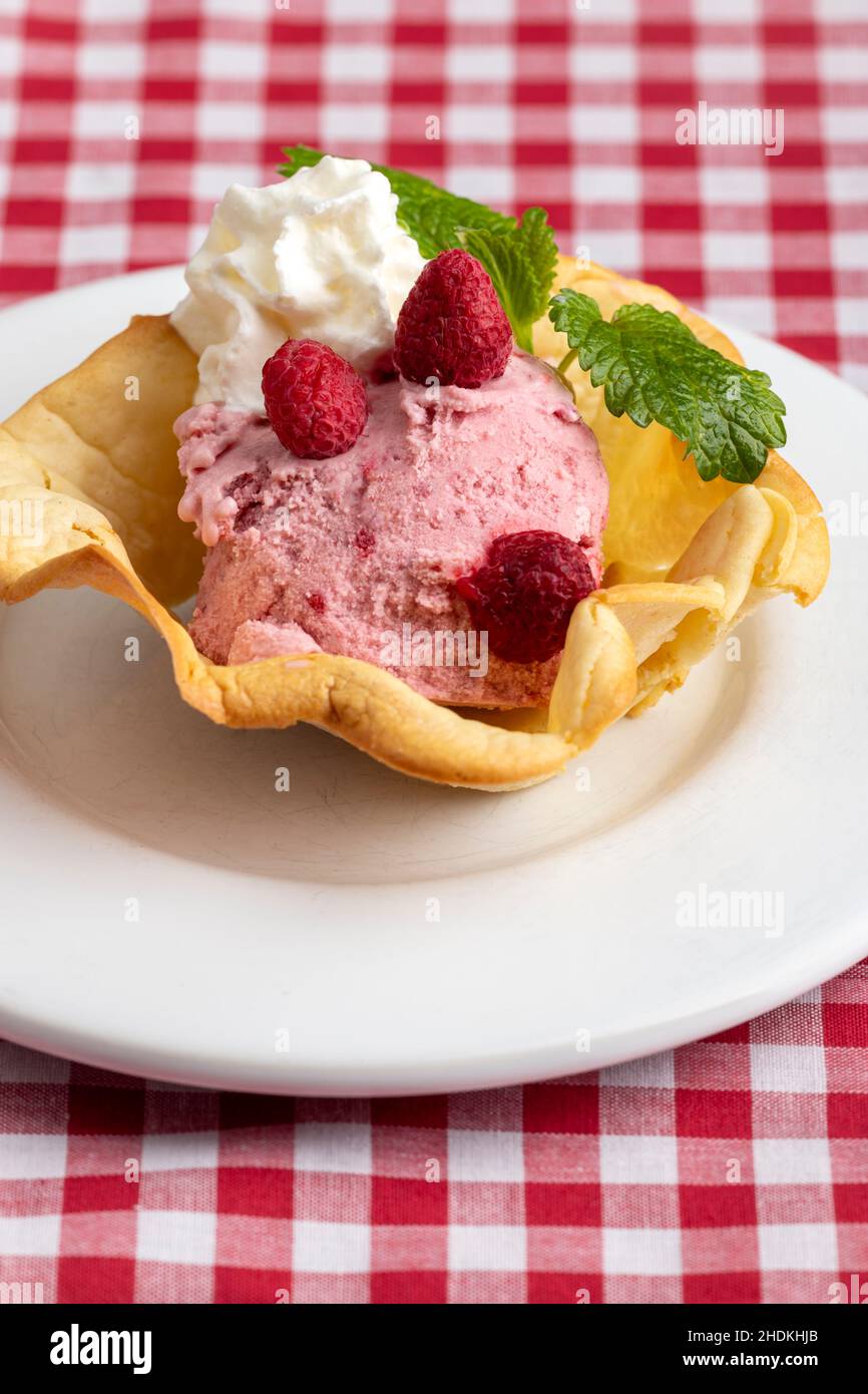 ice cream sundae, waffle, raspberry ice, ice cream sundaes, waffles ...