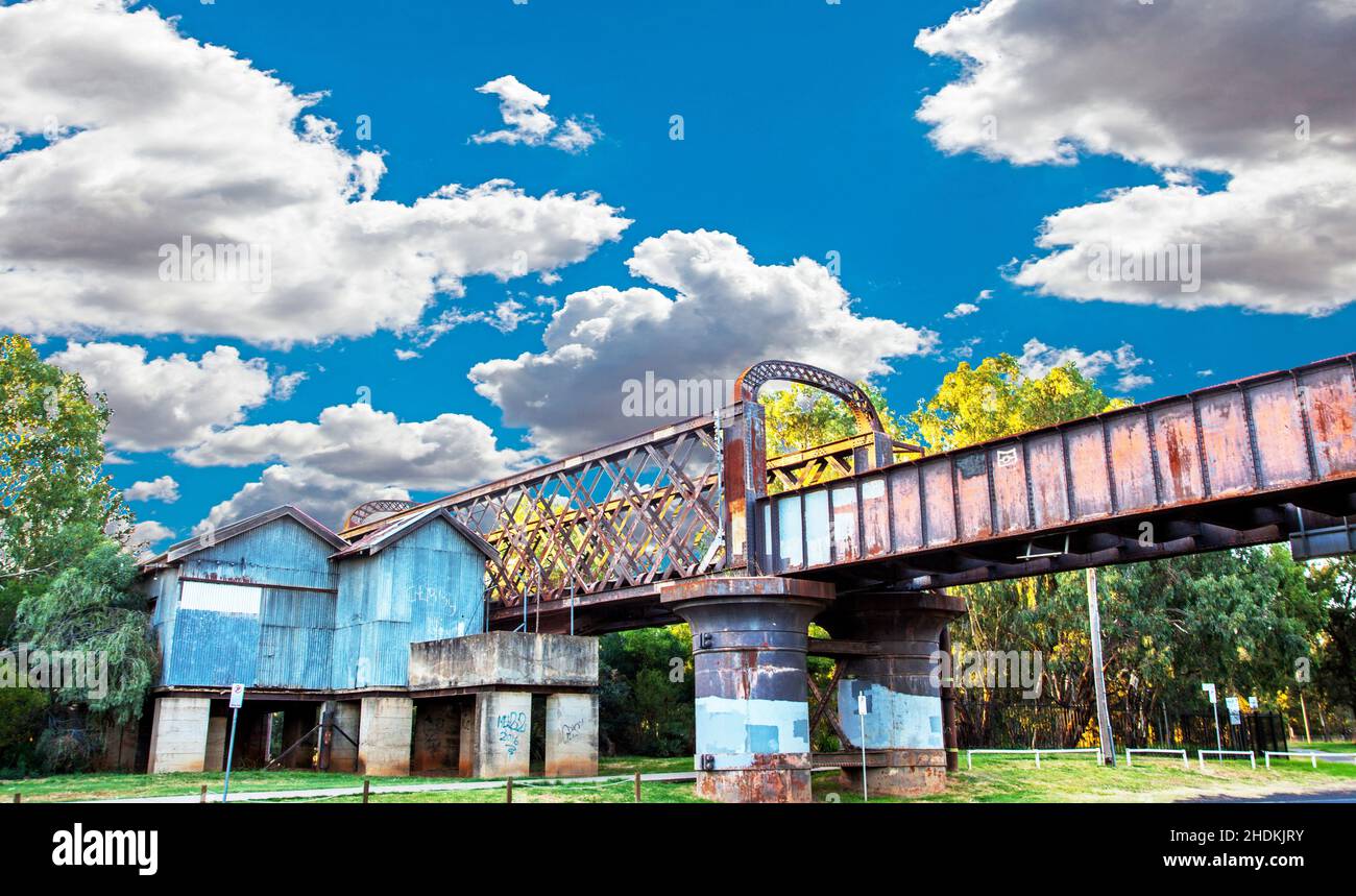 dubbo, macquarie river rail bridge Stock Photo - Alamy