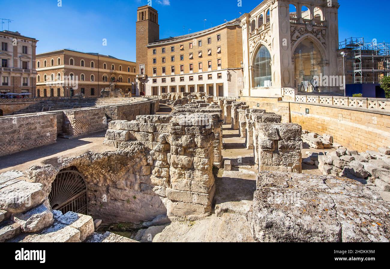 roman amphitheatre, lecce, roman amphitheatres Stock Photo - Alamy