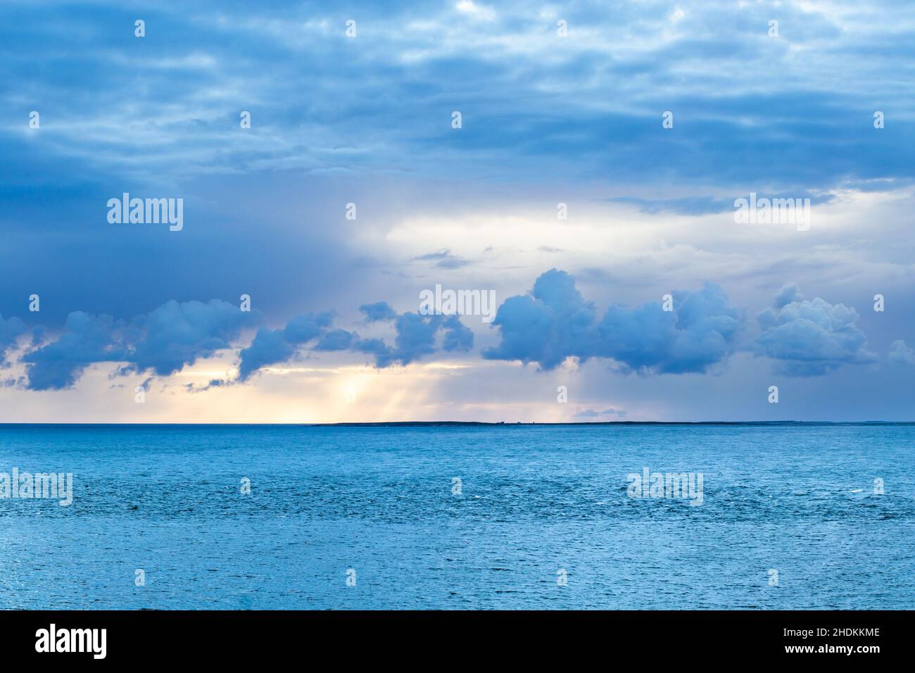 sea, sunbeams, clouds, seas, sun beams, sun ray, sun rays, sunbeam ...