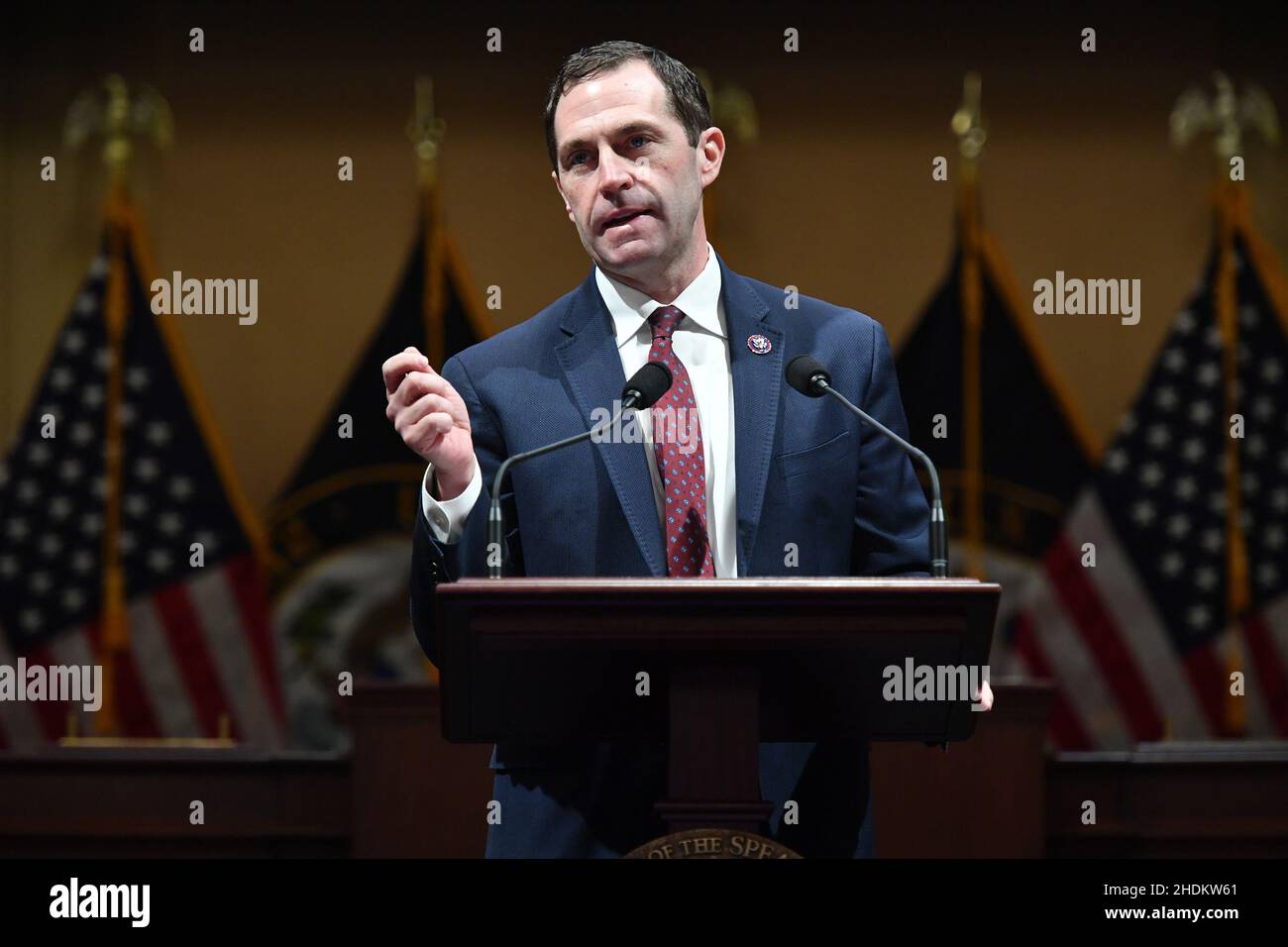 Crow attack hi-res stock photography and images - Alamy