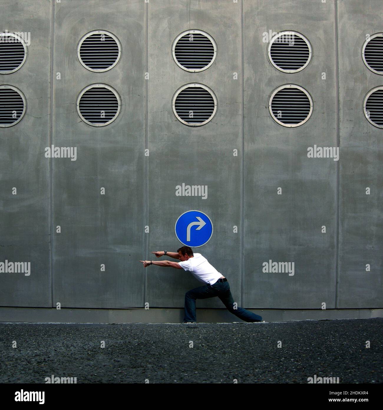 Left and right arrow hi-res stock photography and images - Alamy