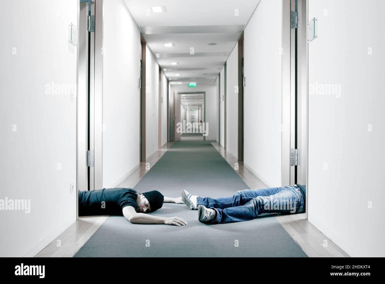 Dead office hi-res stock photography and images - Alamy