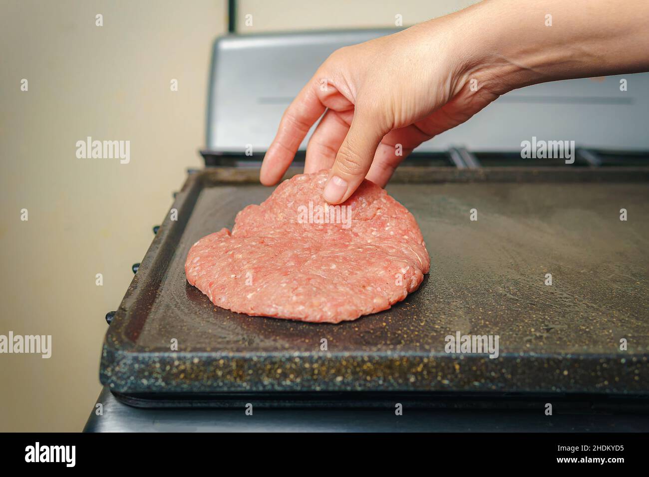 Preparation of hamburger hi-res stock photography and images - Alamy