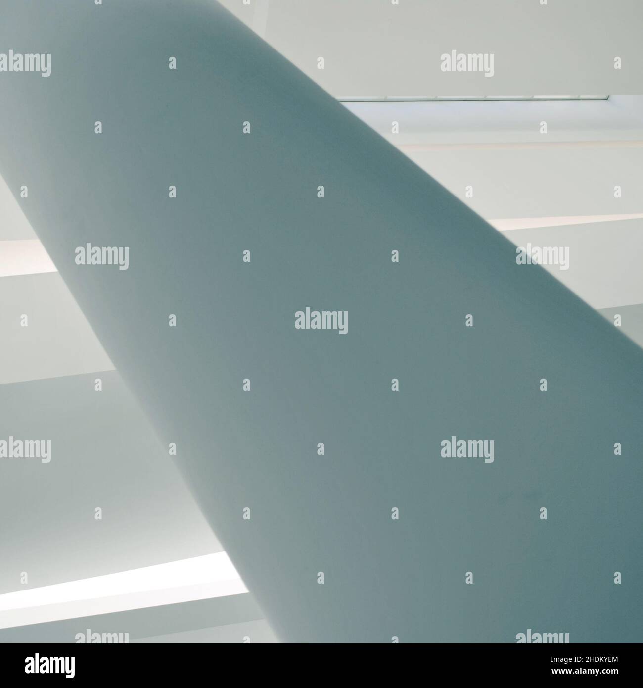 Geometric columns hi-res stock photography and images - Alamy