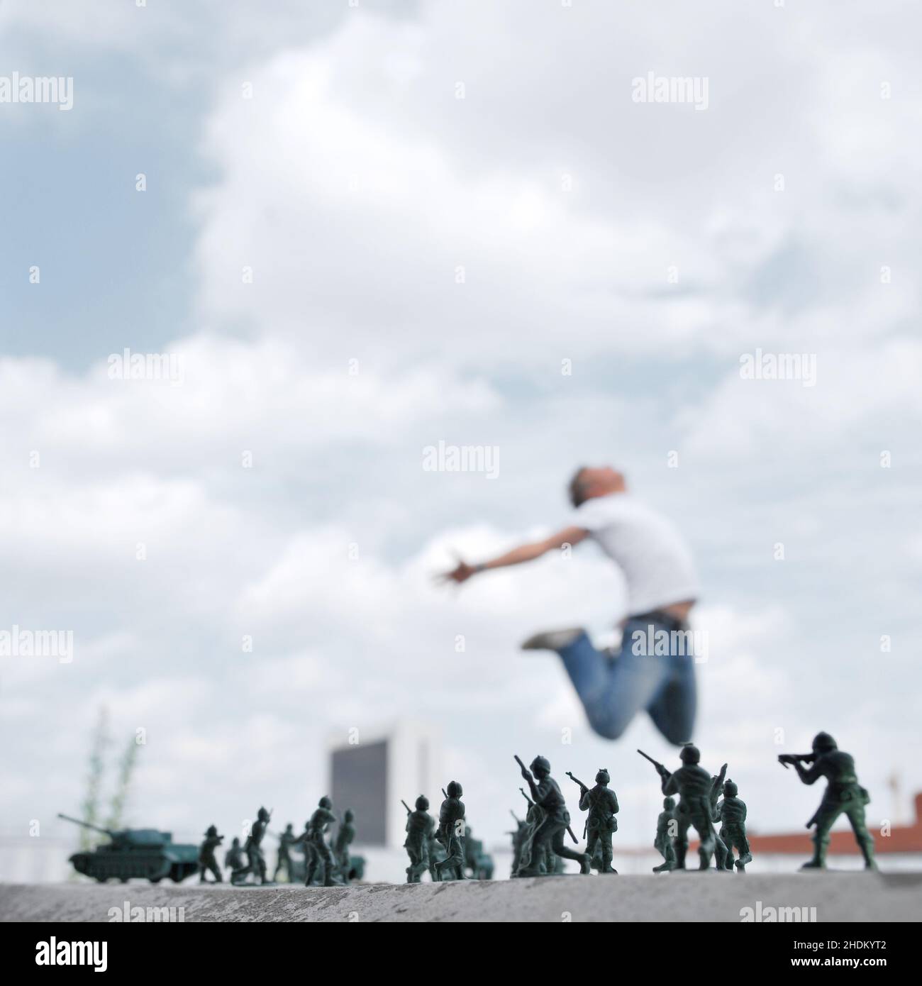 Army tank shooting hi-res stock photography and images - Alamy