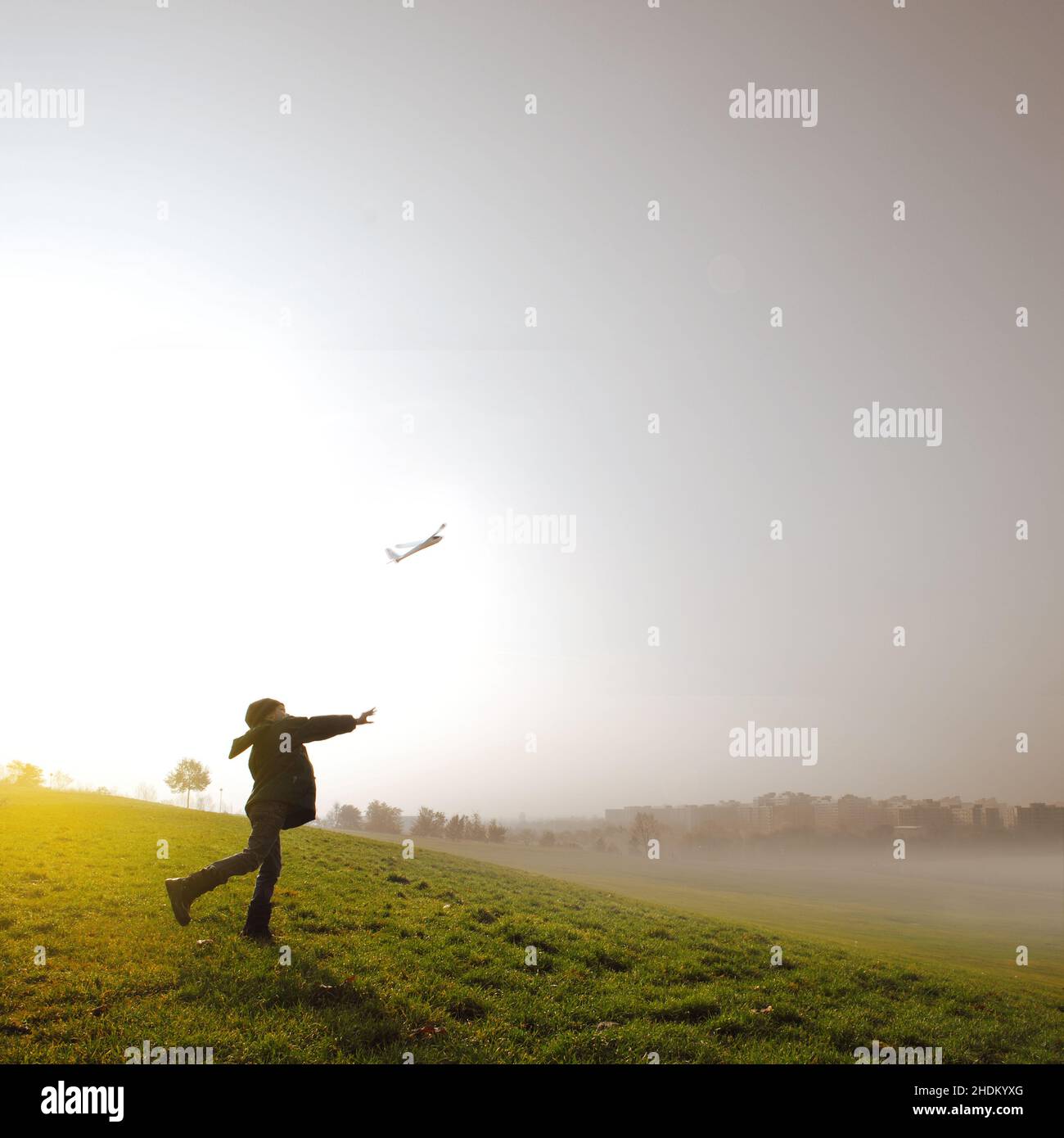 Flying model airplanes hi-res stock photography and images - Alamy