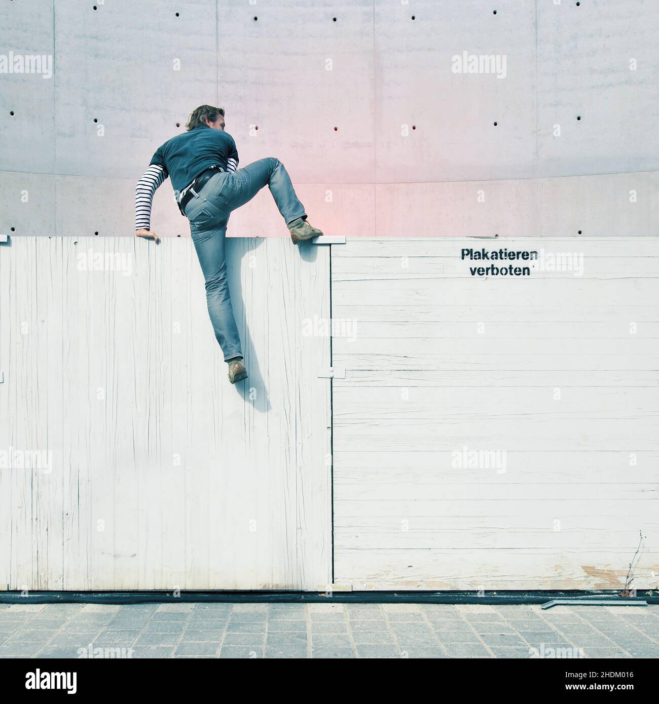 Crime hoarding hi-res stock photography and images - Alamy