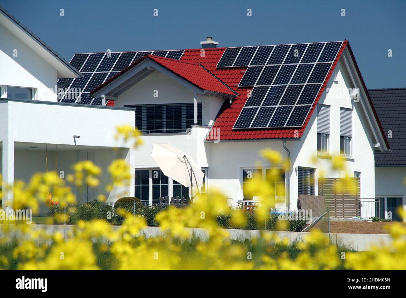Energy plus house hi-res stock photography and images - Alamy