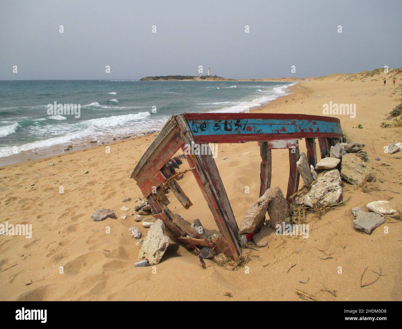 Wreck beach scenes hi-res stock photography and images - Alamy