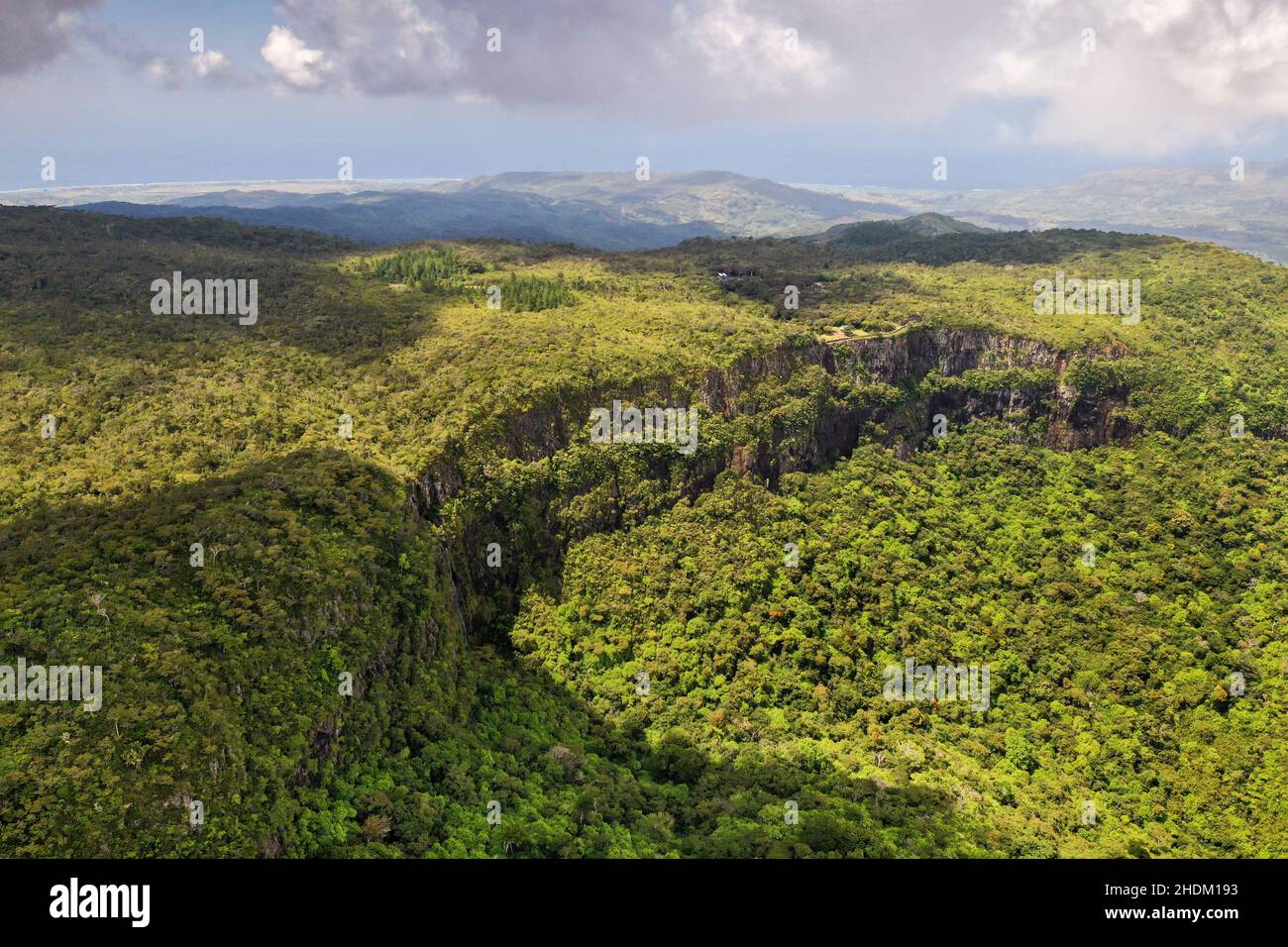 Bird's-eye view of the mountains and fields of the island of Mauritius ...