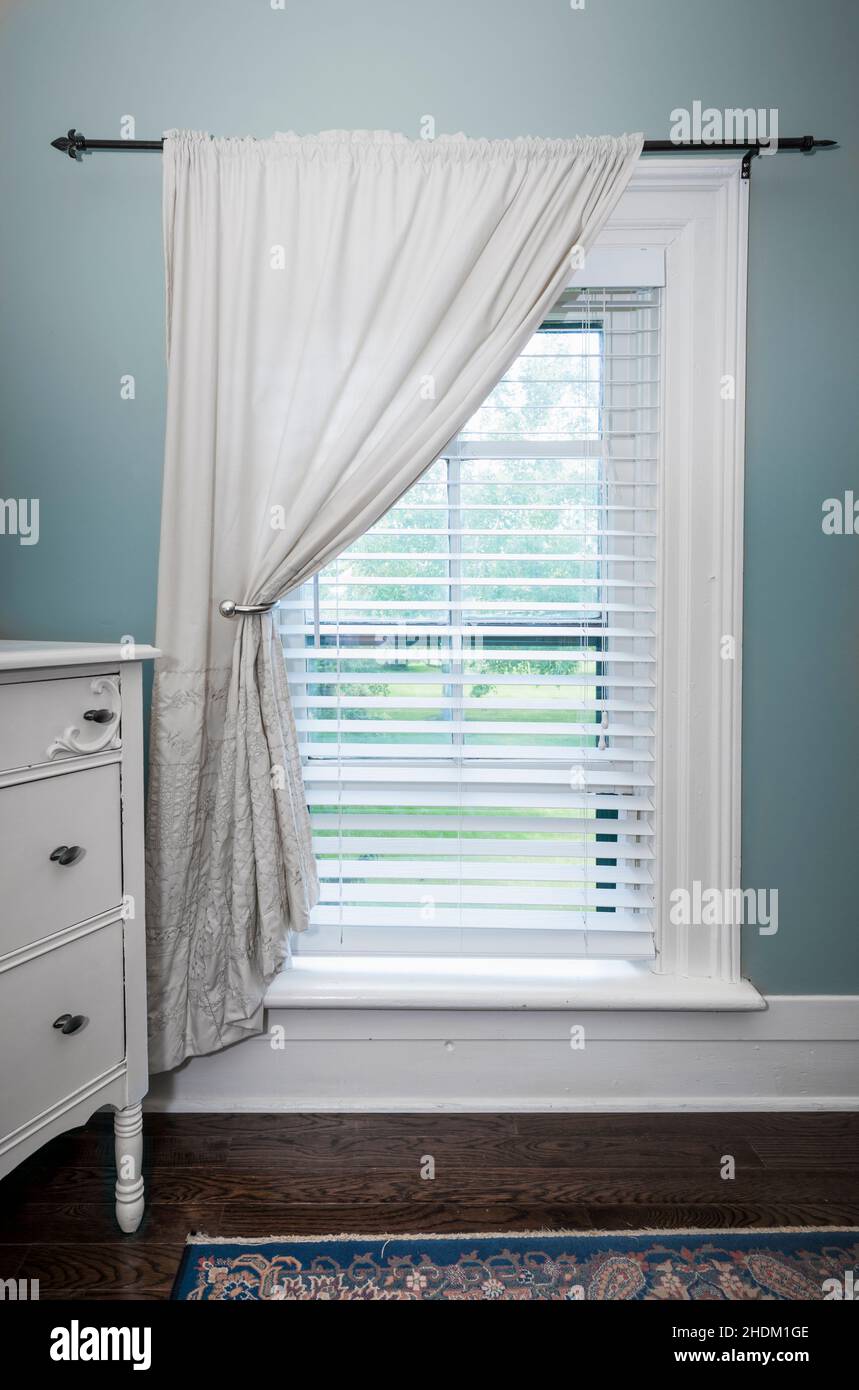 Window dressers hi-res stock photography and images - Alamy