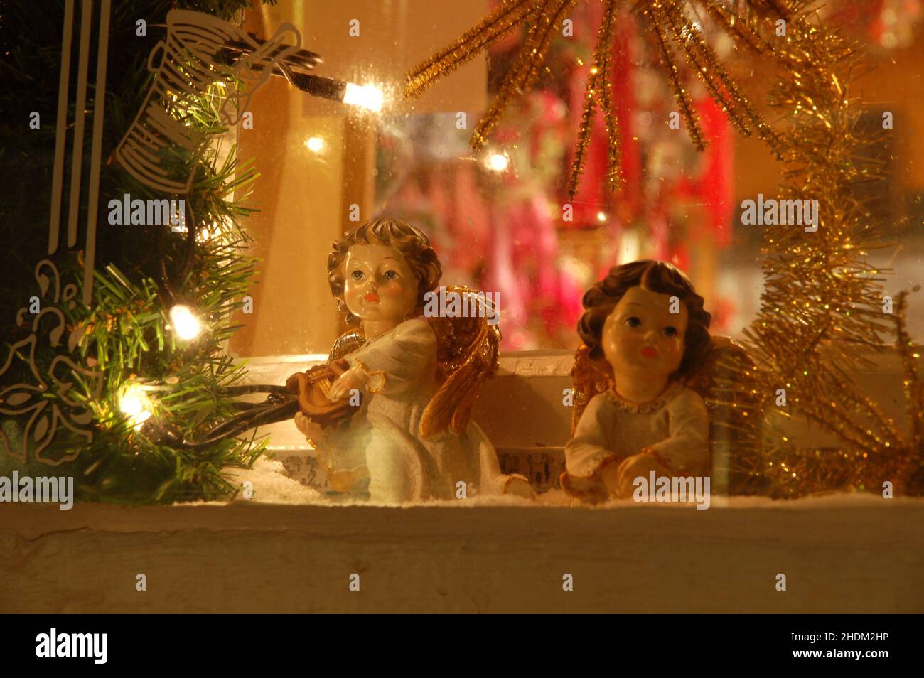 Angel displays hi-res stock photography and images - Alamy