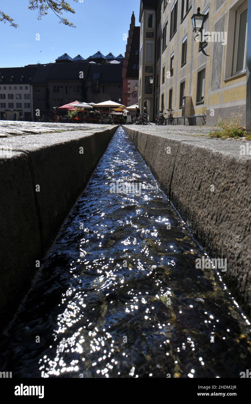 drainage, curb, trickle, drainages, curbs, trickles Stock Photo - Alamy