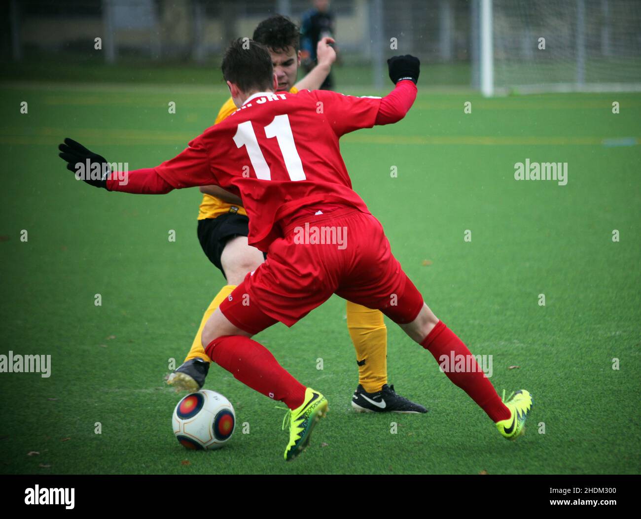 Teen boys soccer training hi-res stock photography and images - Alamy