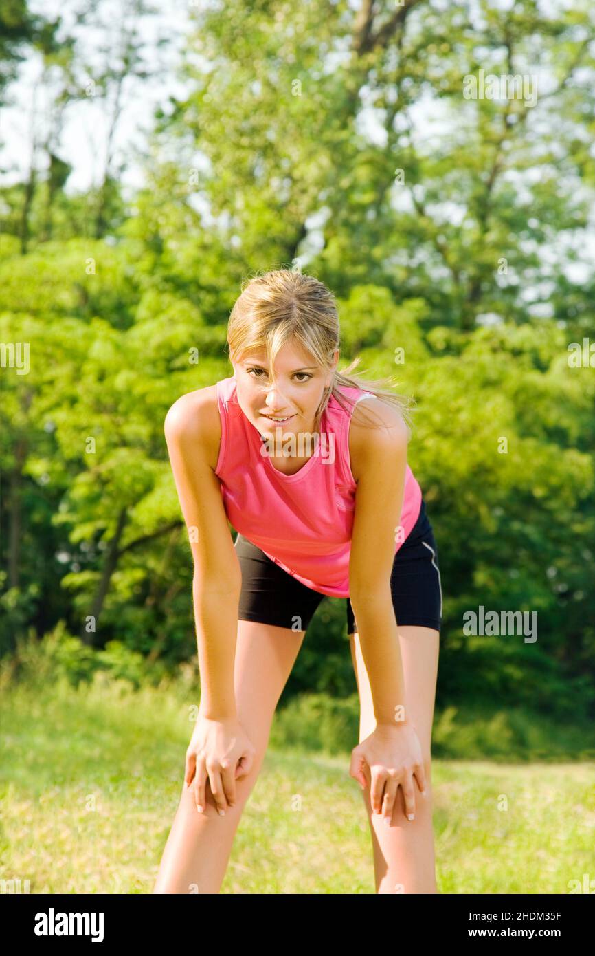 Run woman side view athletes hi-res stock photography and images - Alamy