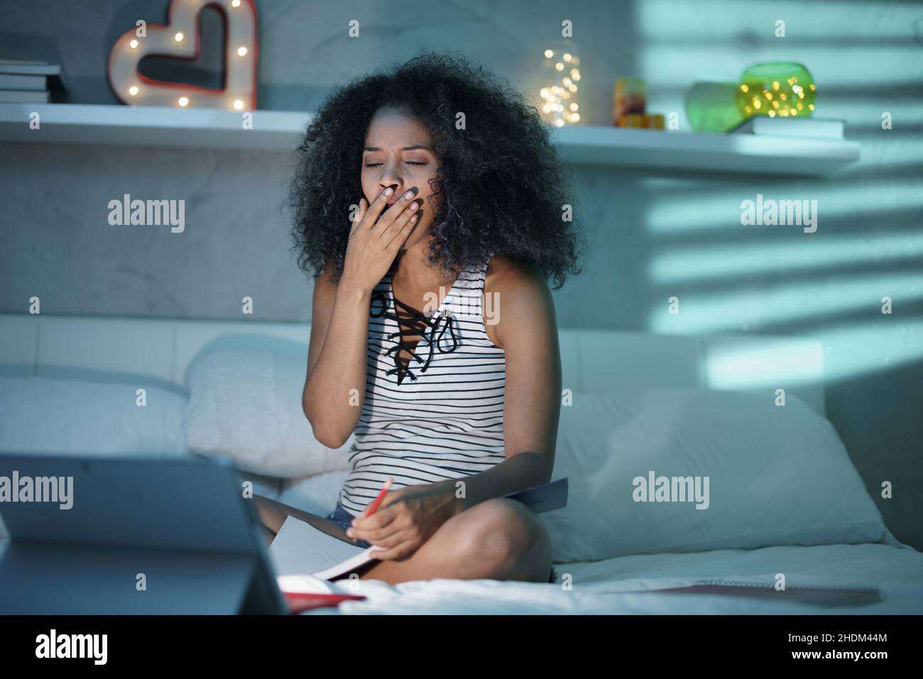 Yawning student hi-res stock photography and images - Alamy