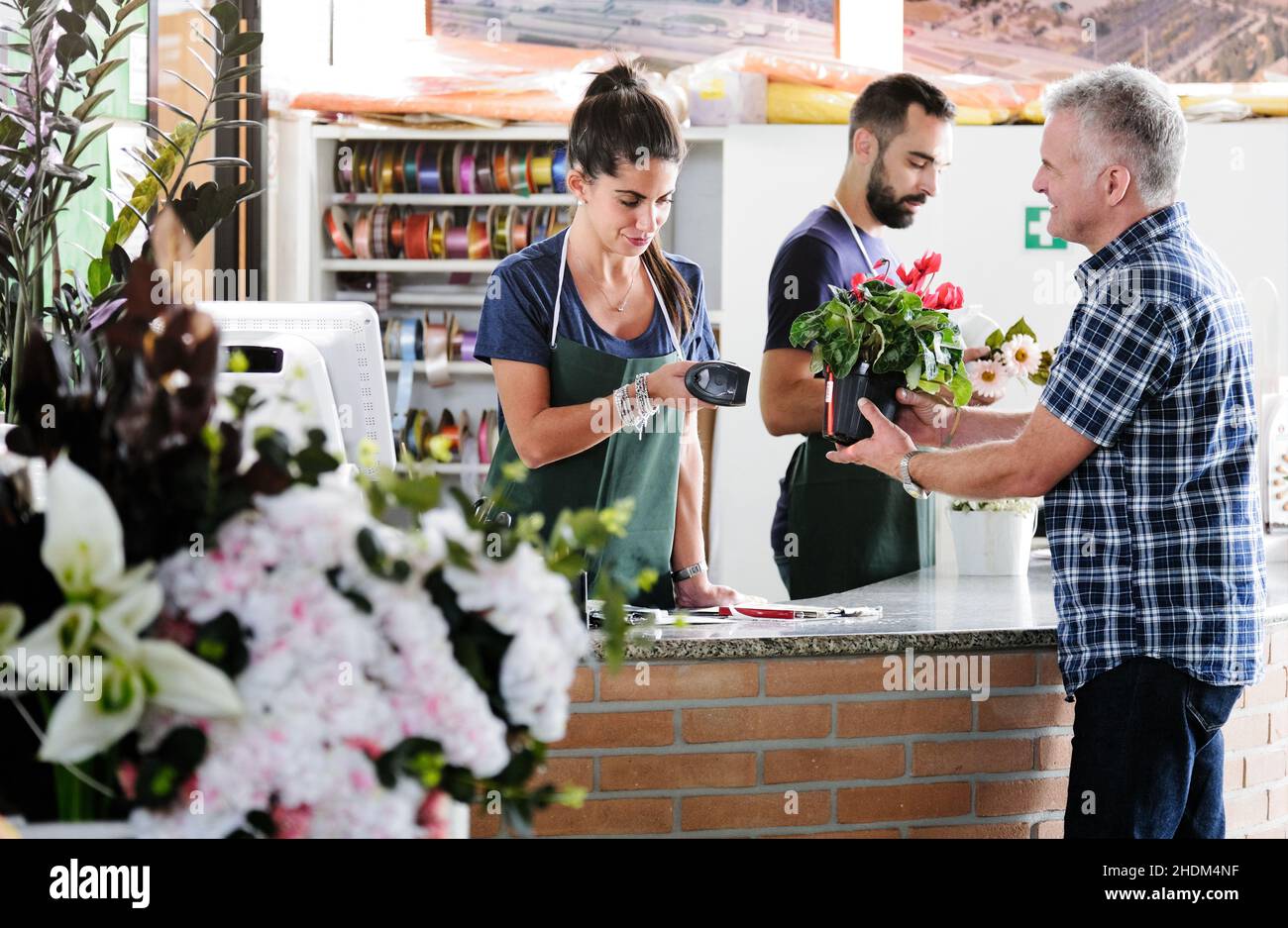 customer, scanning, flower shop, flower sales, client, clients ...