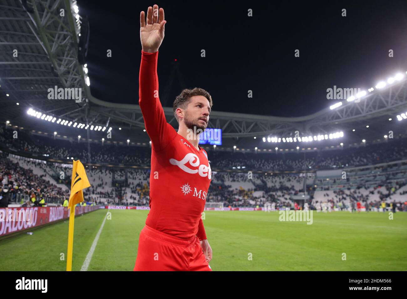 Turin, Italy, 6th January 2022. Dries Mertens of SSC Napoli waves to ...