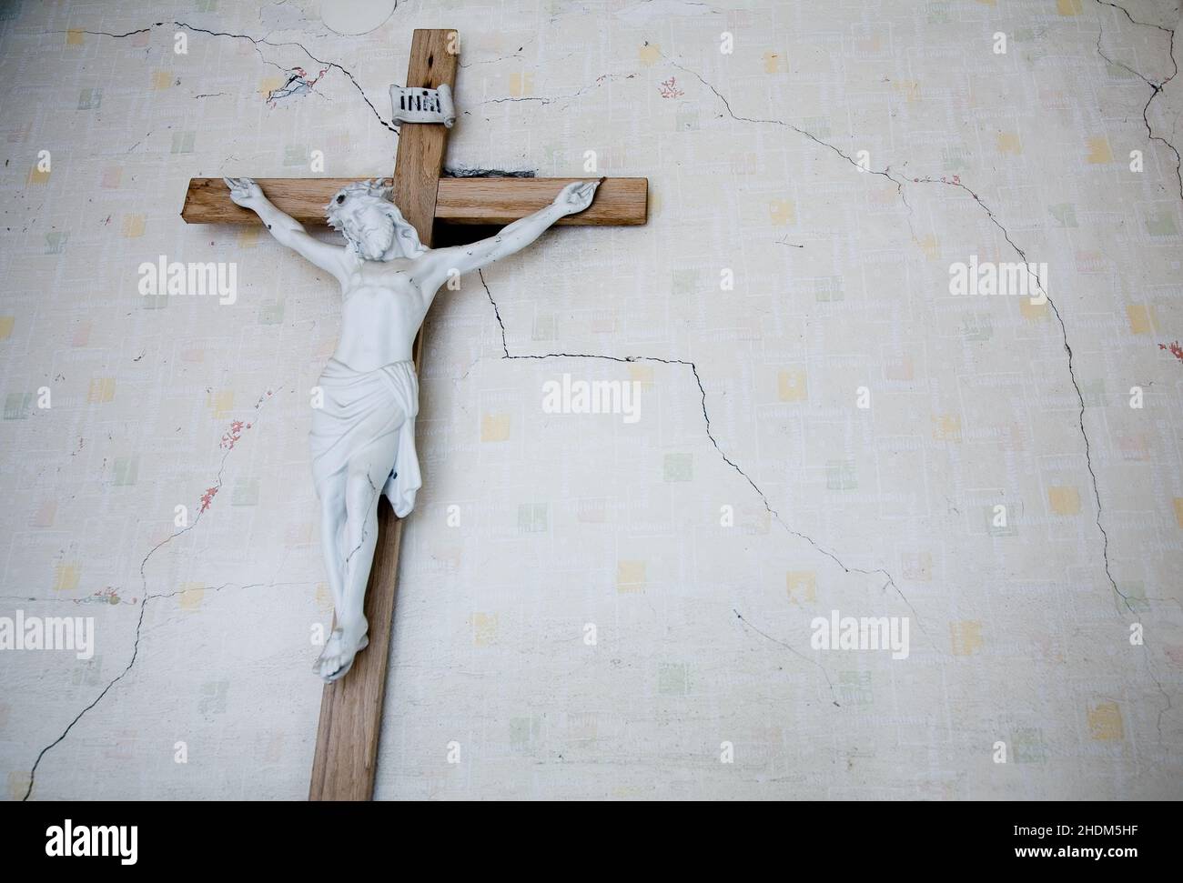 old, jesus, cracked, crucifix, older, messiah, crackeds, crucifixs ...