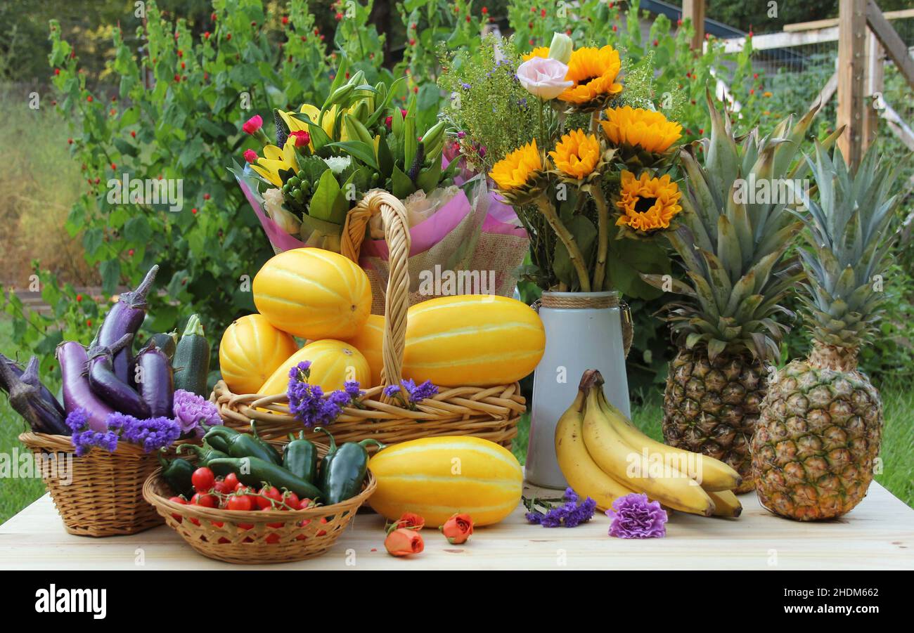Fresh Fruit and Vegetables for Sale at Farmers Market Stock Photo - Alamy