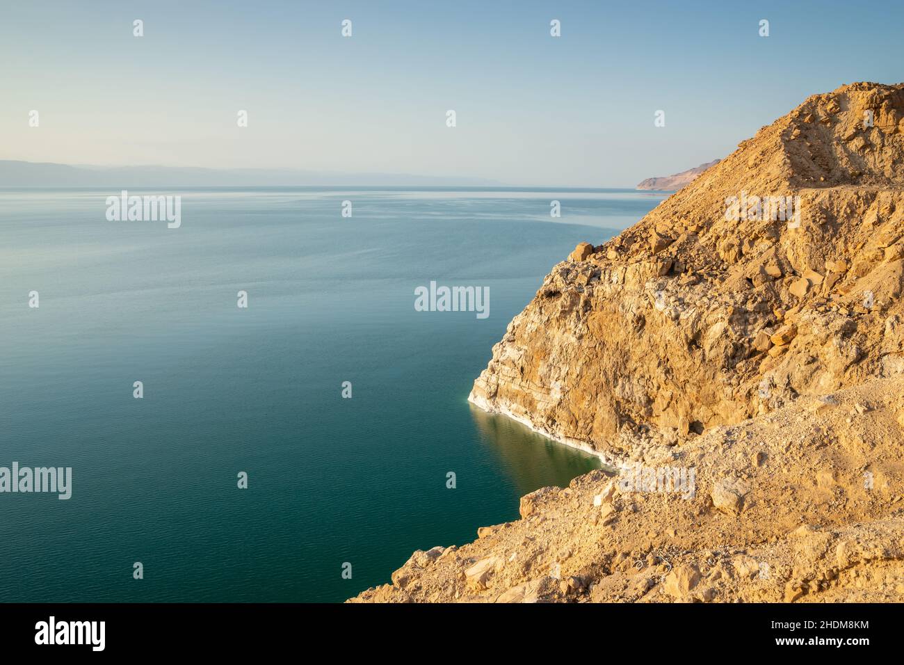 Lakes and sea landscapes hi-res stock photography and images - Alamy